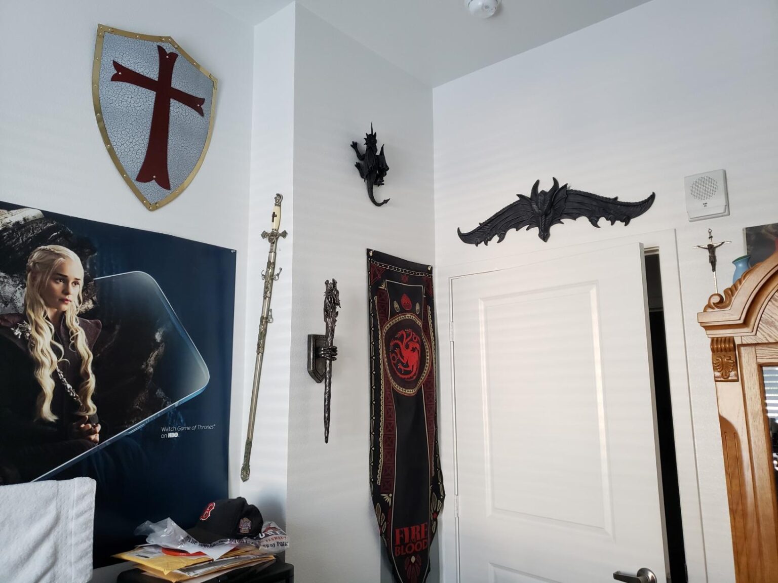 Kidan Knives Knights Templar Armor Shield. - Swiftsly