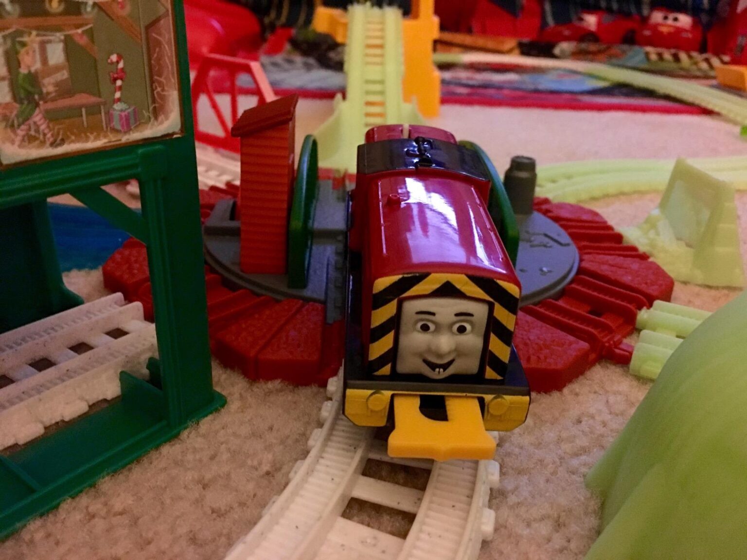 Thomas & Friends TrackMaster, Crash & Repair Salty - Swiftsly