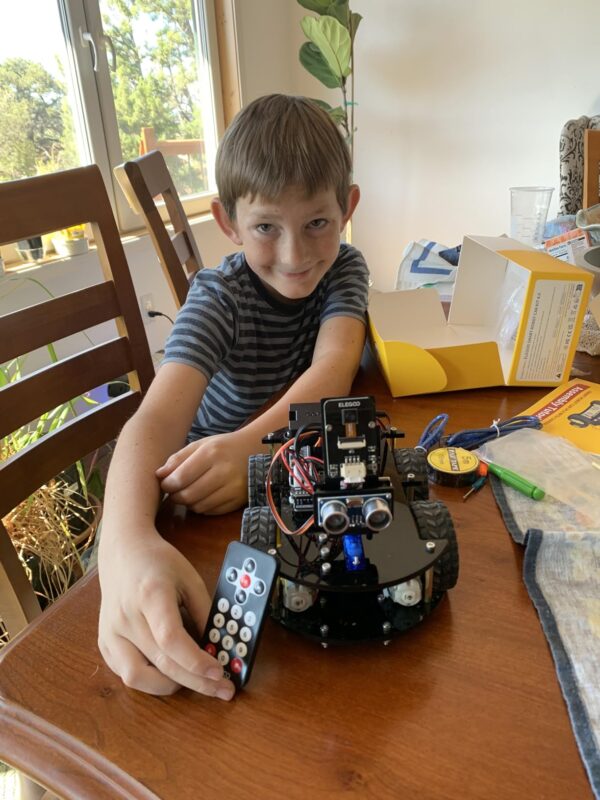 ELEGOO UNO R3 Project Smart Robot Car Kit V4 With UNO R3, Line Tracking ...