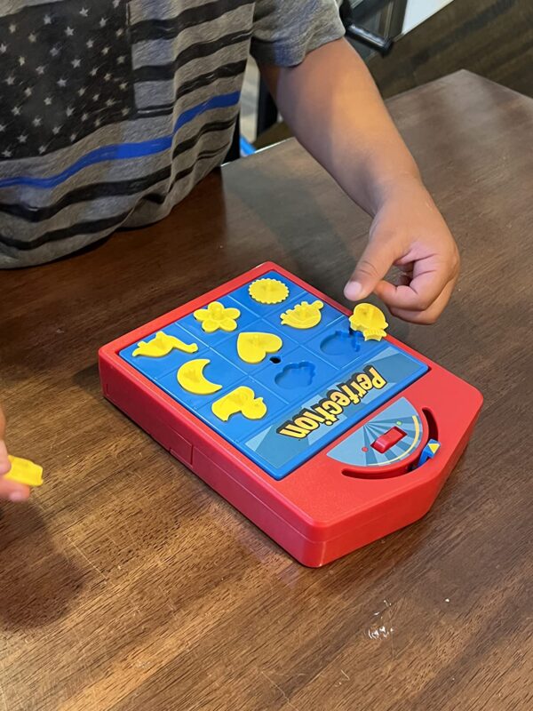 Hasbro Gaming Perfection Popping Shapes And Pieces Game For Kids Ages 4 ...