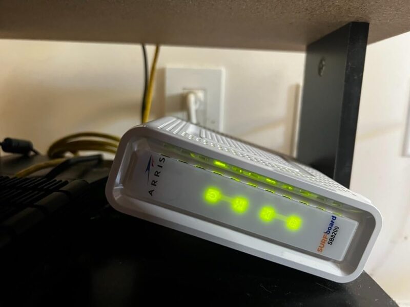 ARRIS SURFboard SB8200 DOCSIS 3.1 Cable Modem , Approved For Comcast ...